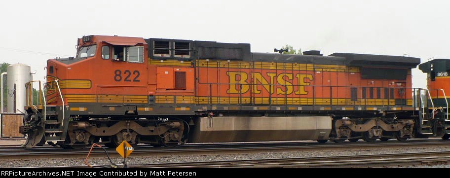BNSF 822